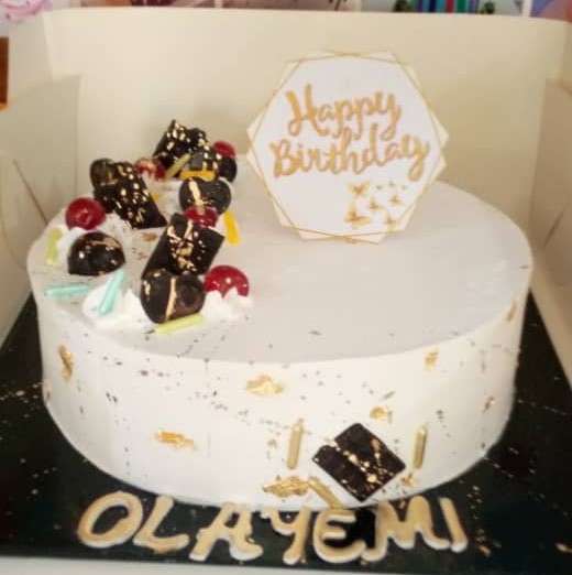 Classic Vanilla - Doofies Cakes | Buy Cakes Online in Abuja, Nigeria ...